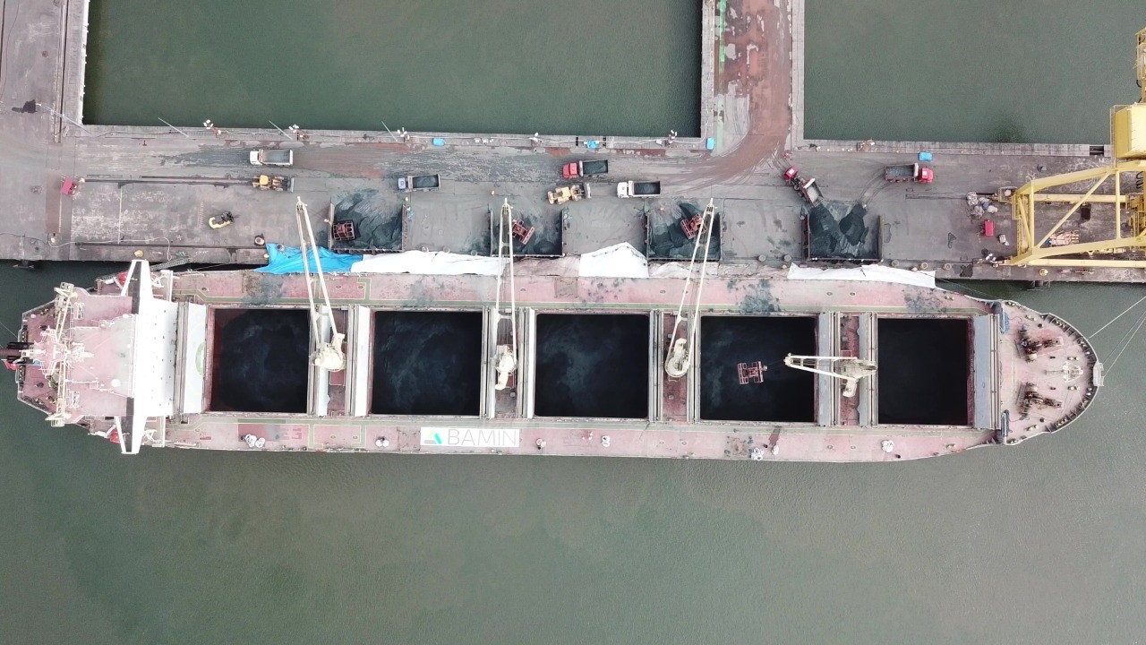 BAMIN alcança 1 milhão de toneladas de minério exportadas | BRASIL ...